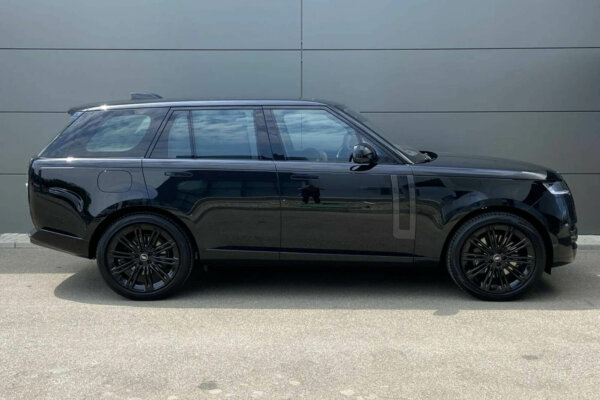 Rent Range Rover in Dubai - Octane Luxury Car Rental Dubai