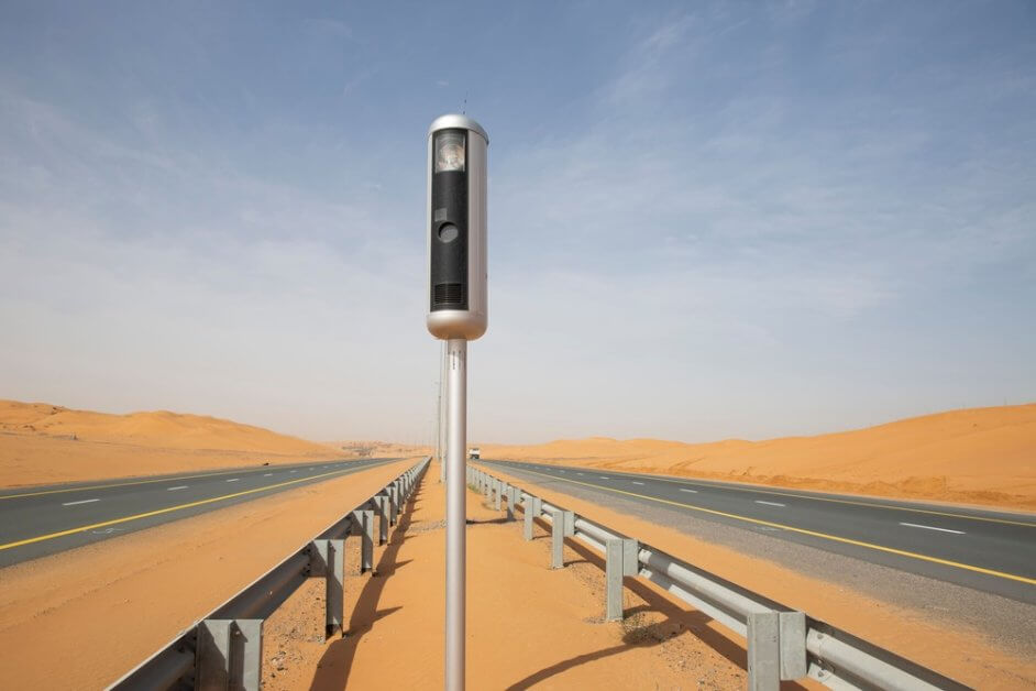 Nieuwe AI verkeers- en snelheidscamera's in Dubai: Boetes en locaties ...