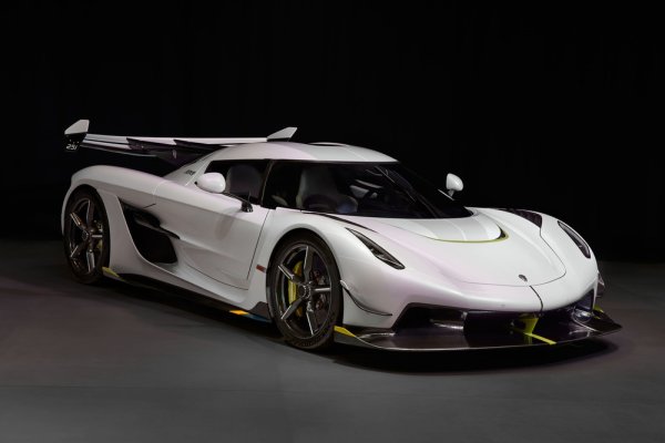 Koenigsegg Jesko Absolut Explained: Specs, Features & Performance