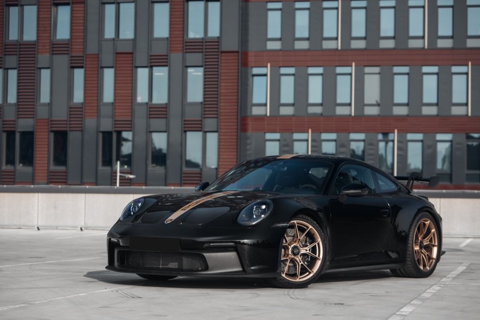 Porsche 911 GT3 vs GT3 Touring Comparison: Key Differences Explained